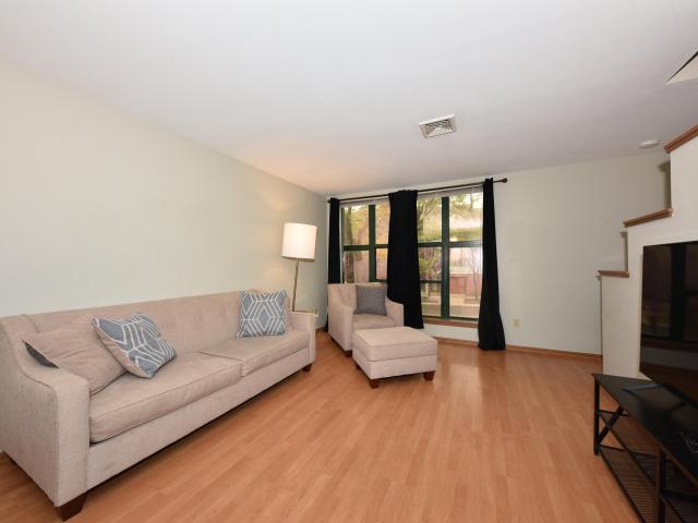 4508 W Westchester Sq