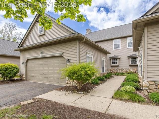 4509 Alexander Pines Dr, Independence, MI 48346