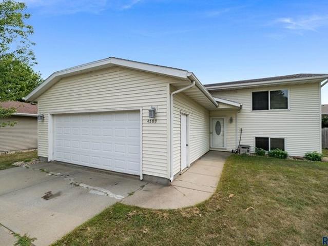 4509 W Oregon St, Sioux Falls, SD 57107