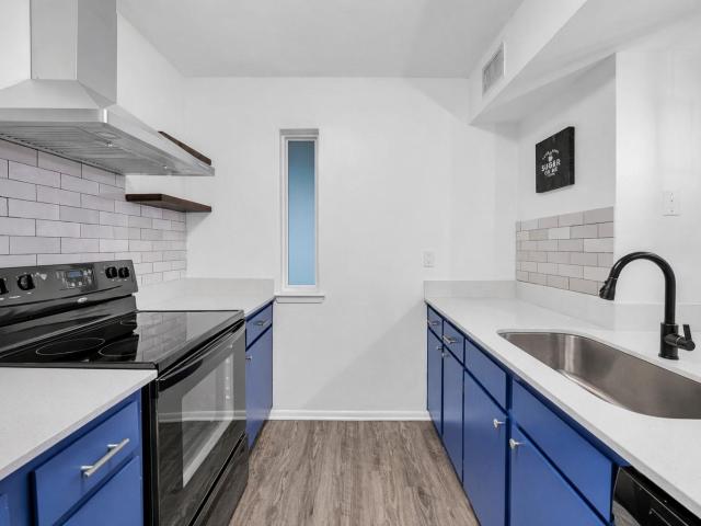 4500 E Oltorf St # D410