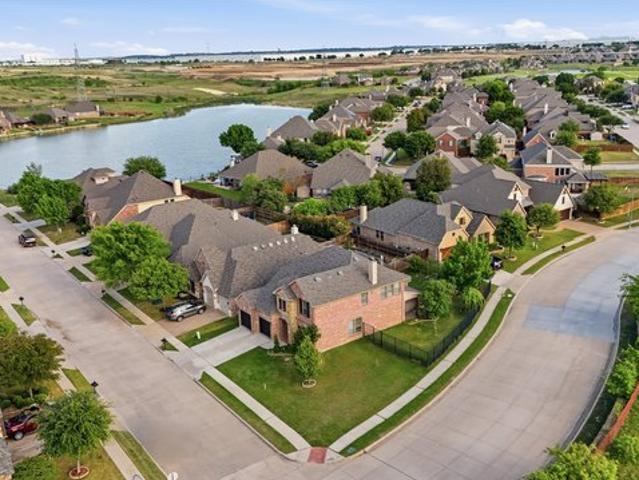 4500 Lakeside Hollow St, Fort Worth, TX 76262