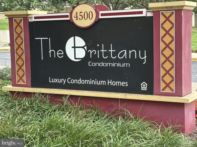 4500 S Four Mile Run Dr Apt 424, Arlington, VA 22204