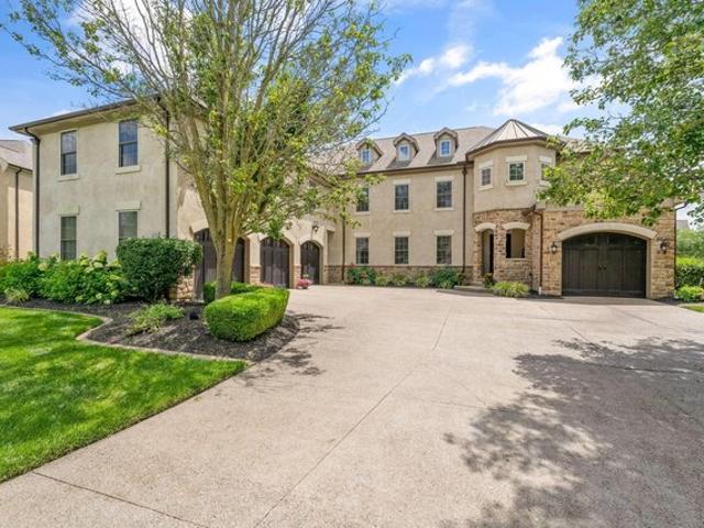 4500 Village Club Dr, Powell, OH 43065