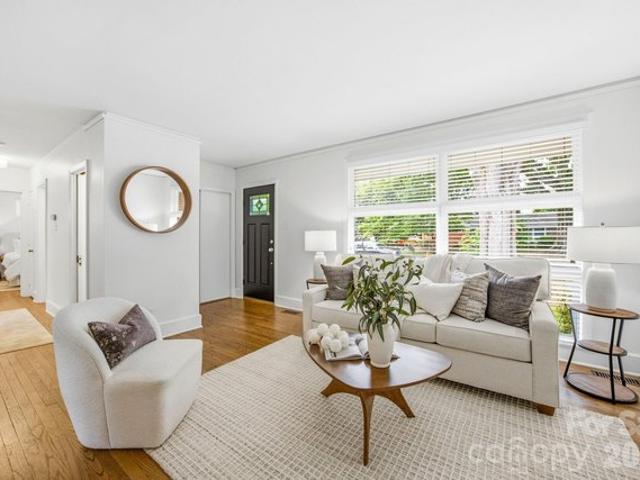 4500 Woodlark Ln, Charlotte, NC 28211