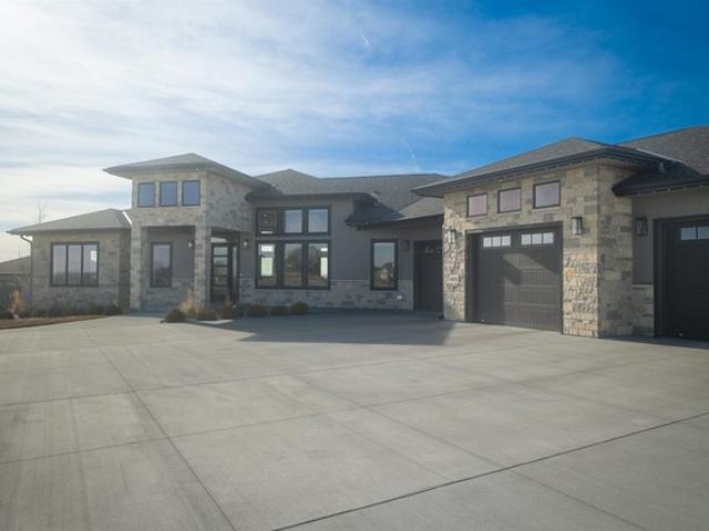 4501 N Deer Run Dr, Norfolk, NE 68701