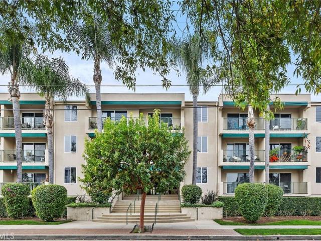 4501 Cedros Ave, Unit 239, Sherman Oaks, CA 91403 | MLS #SR26021 | Compass