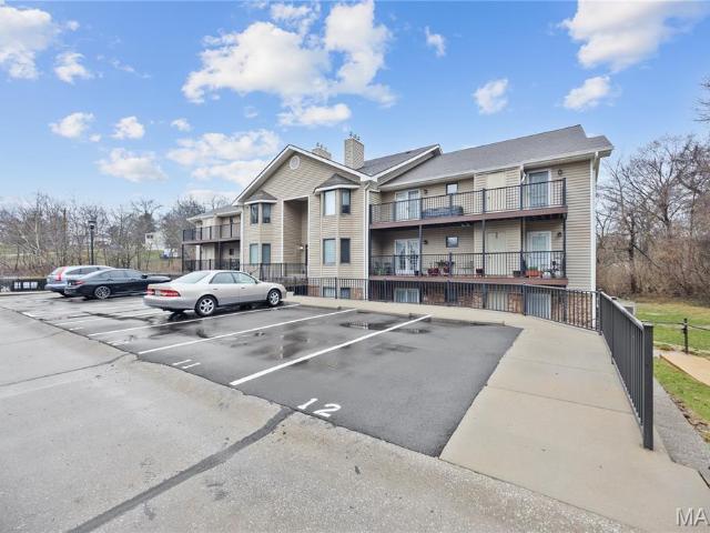 4501 Eli Dr, Unit I, St. Louis, MO 63128 | MLS #26008 | Compass