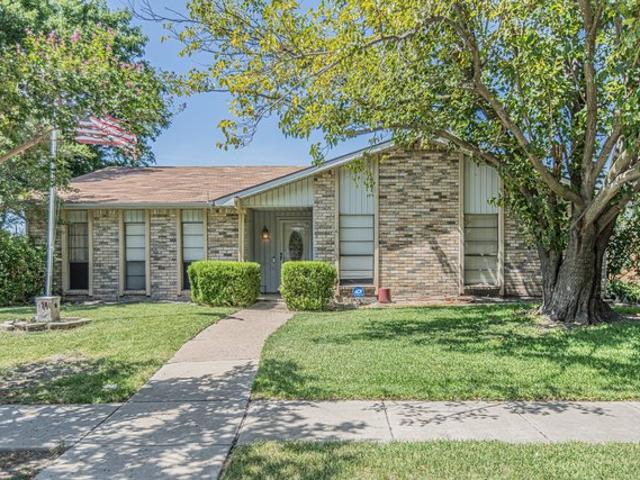 4501 Freeport Dr, Garland, TX 75043