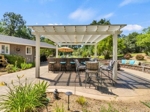 4501 Holiday Lake Dr, Shingle Springs, CA