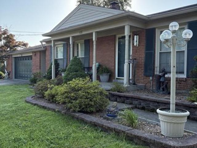 4501 Summitt Dr, Louisville, KY 40229
