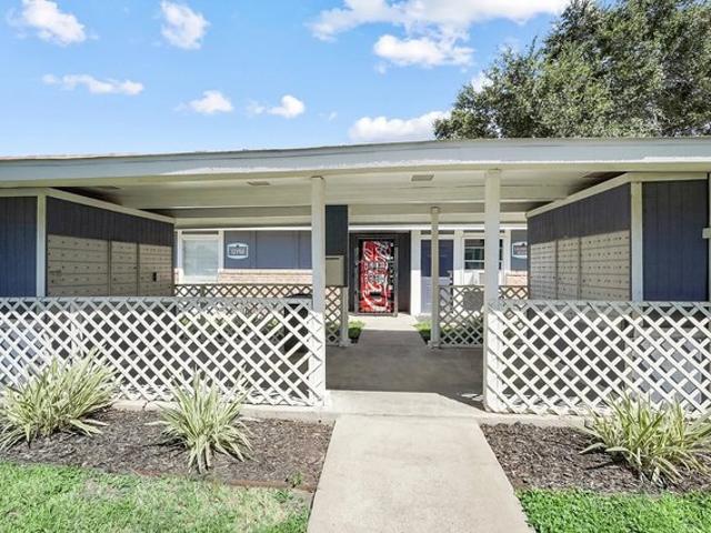 4502 Corona Dr, Corpus Christi, TX 78411