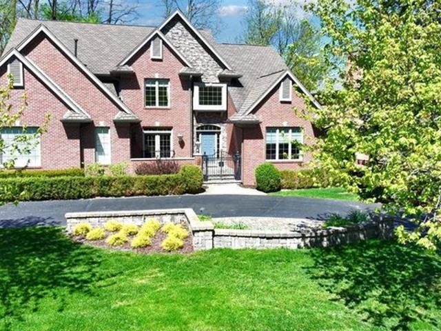 4502 Forest Edge Ln, West Bloomfield Township, MI 48323