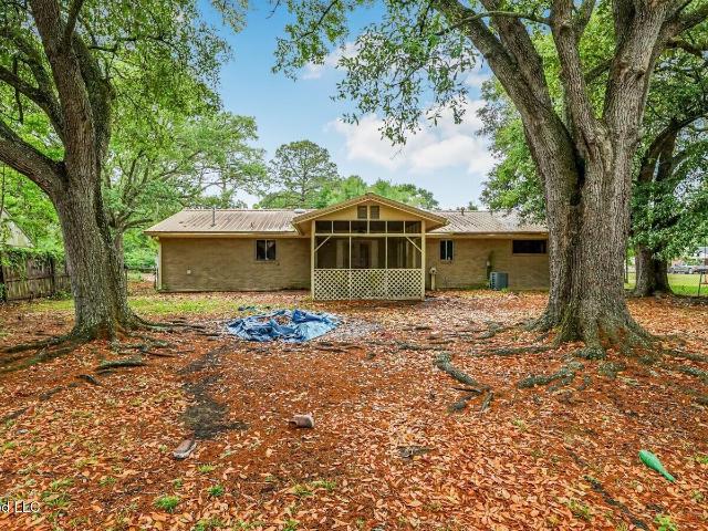 4502 Robinhood Drive