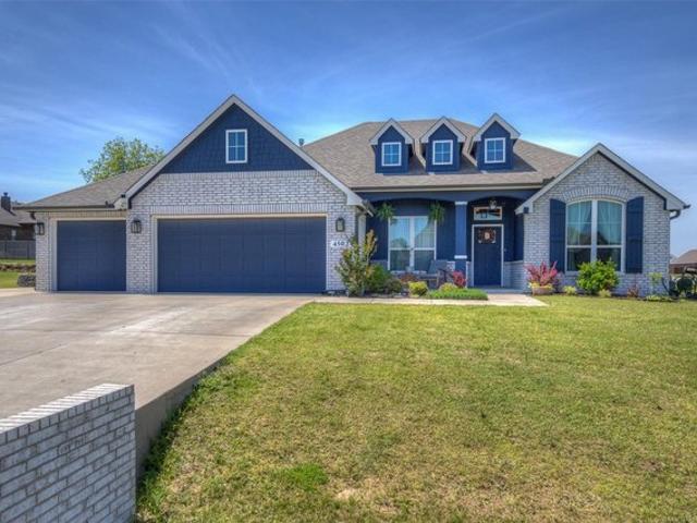 4502 S Holly Dr, Sand Springs, OK 74063
