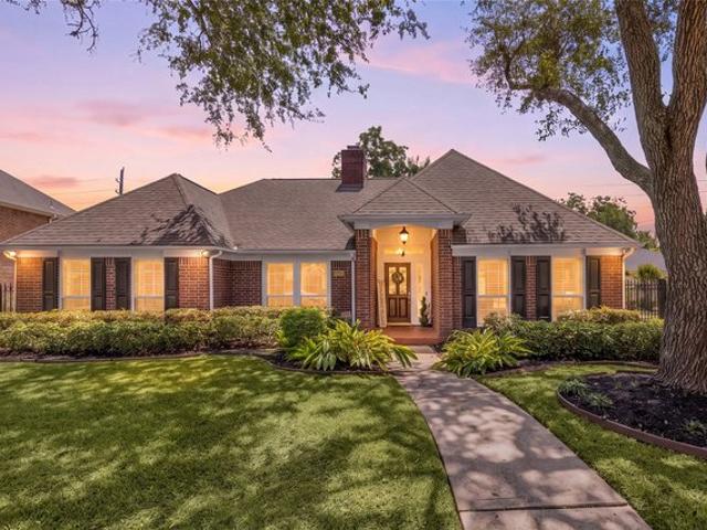 4503 Heatherwilde St, Sugar Land, TX 77479