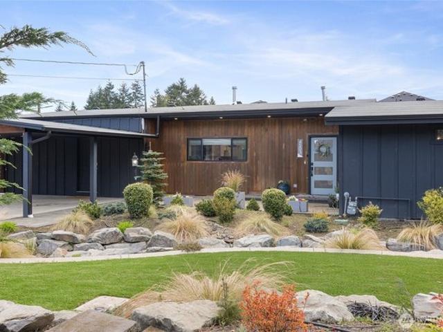 4503 Sunset Dr W, University Place, WA 98466