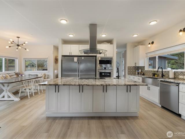 4503 Sunset Drive W