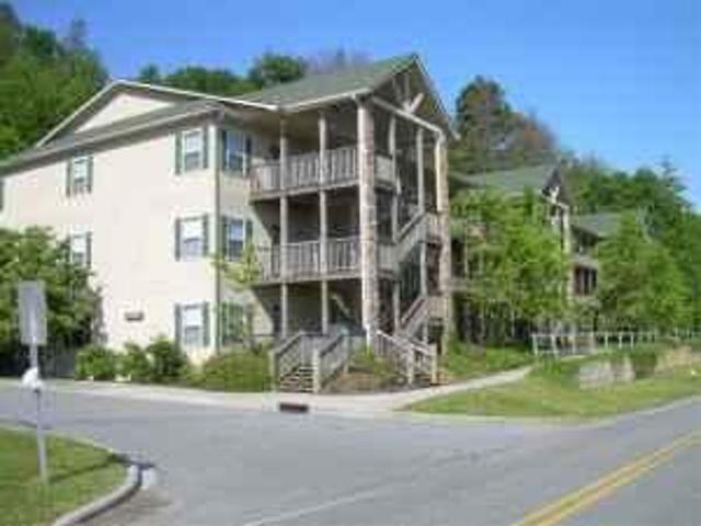 $450 / 3br bedrooms left in this large, updated, furnished condo near ASU & ACR 800 Meadowview Dr Boone NC