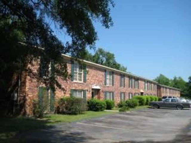 $450 / 2br SPRING SPECIAL 4406 Chambers Rd