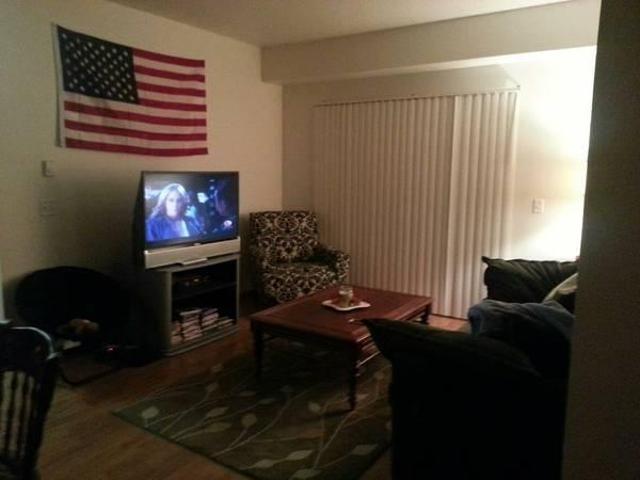 $450 / 2br 1250ft² EXTREMELY nice apartment for very low rent!