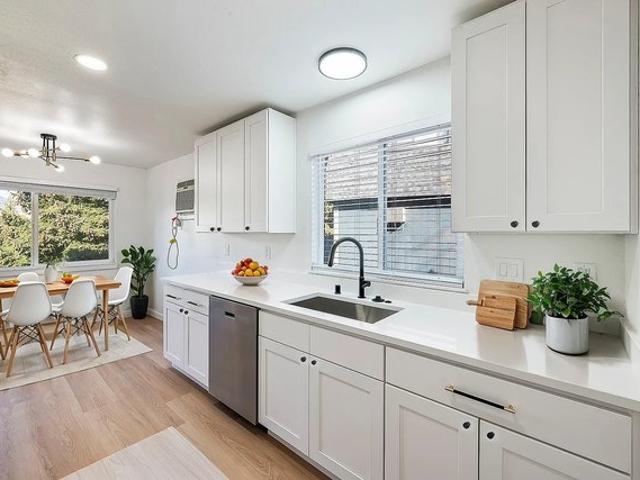 450 6th St NE, East Wenatchee, WA 98802