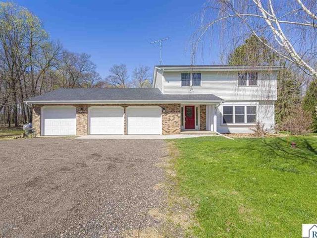 450 Country View Ln, Le Sueur, MN 56058