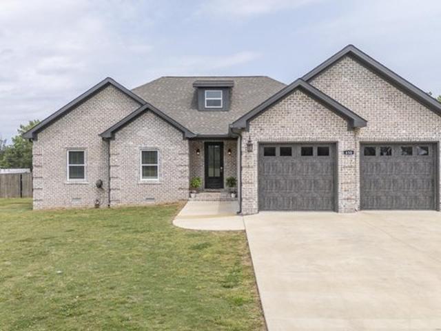 450 Cordova Cv, Savannah, TN 38372