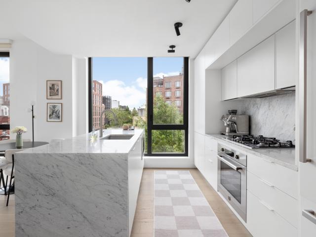 450 GRAND Avenue 4E