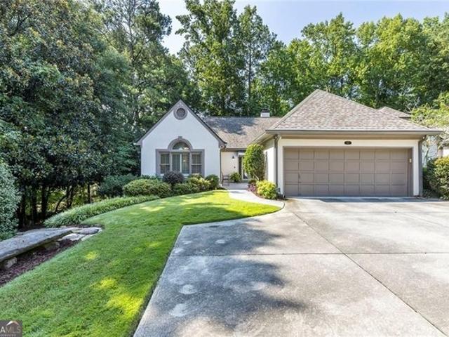 450 Greenlaurel Dr NE, Sandy Springs, GA 30342