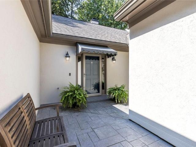 450 Greenlaurel Drive NE