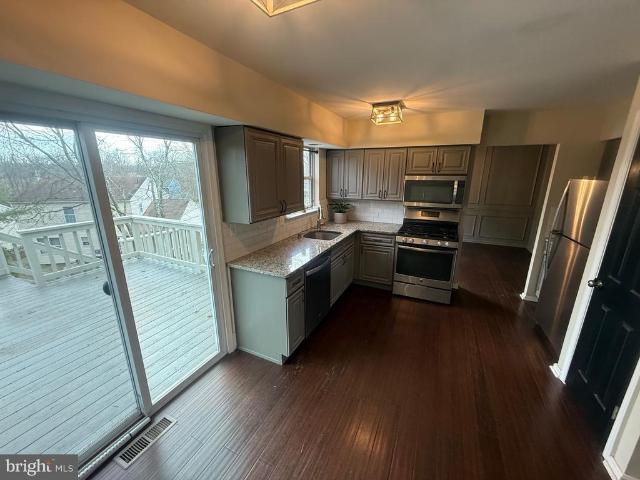 450 Dorchester Lane