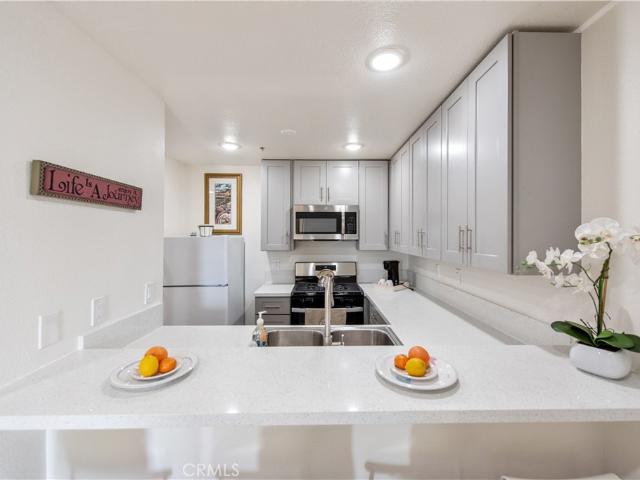 450 E 4th 416
