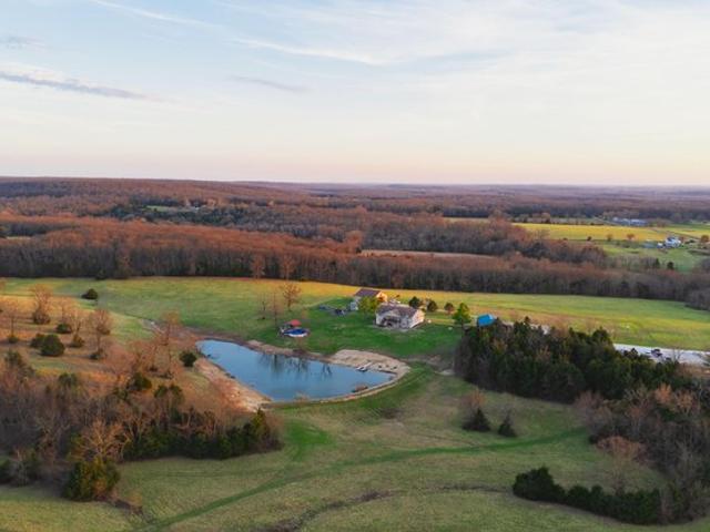 450 E 375th Rd, Dunnegan, MO 65640