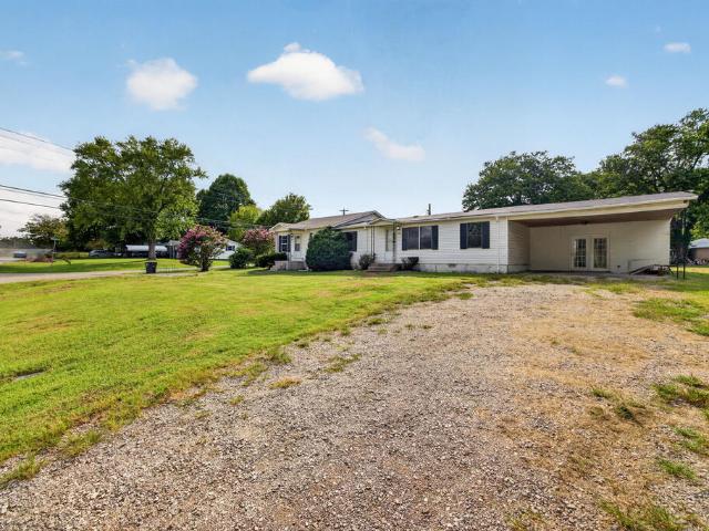 450 E Main St
