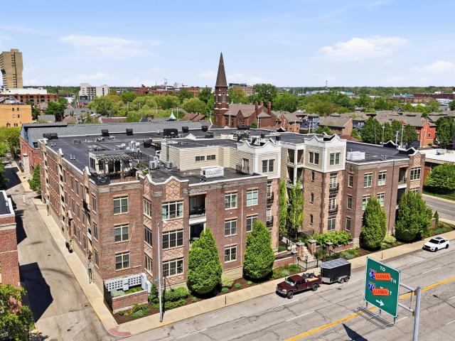 450 E Ohio Street # 220