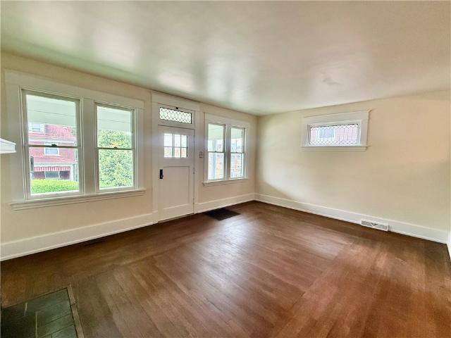 450 E Pearl St