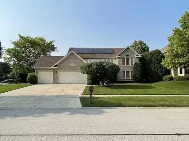 450 Foxford Drive, Buffalo Grove, IL 60089