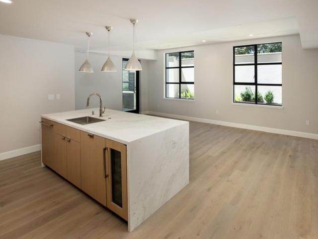 450 First St Unit 109, Los Altos, CA 94022