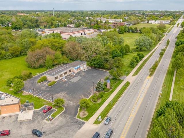 450 Lily Cache Ln, Bolingbrook, IL 60440