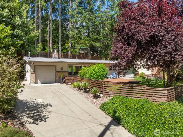 450 Mount Defiance Circle SW