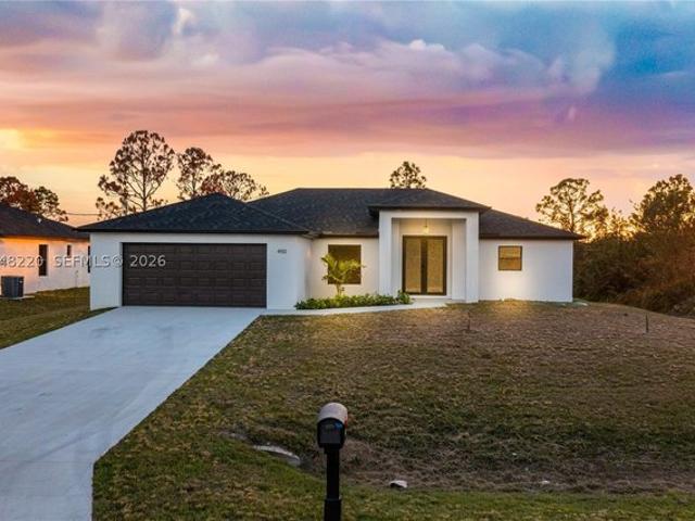 450 Mercedes Ct, Lehigh Acres, FL 33972