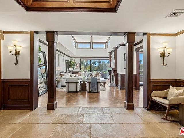 450 N Maple Dr Apt 501, Beverly Hills, CA 90210