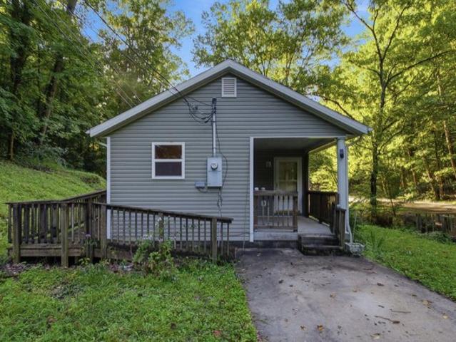 450 Nada Tunnel Rd, Stanton, KY 40380