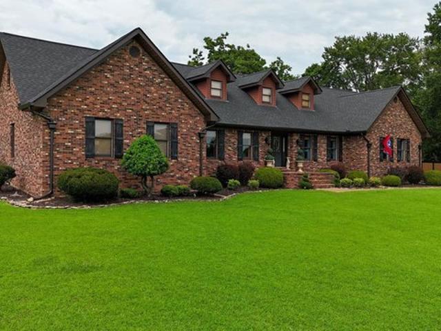 450 S Poplar St, Kenton, TN 38233