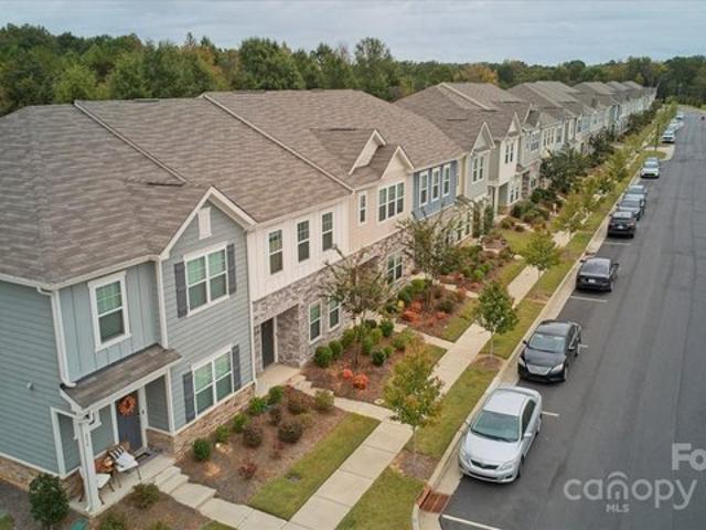 450 Sagecroft Ln, Indian Trail, NC 28079