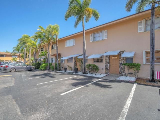 450 SE 7th St, Dania Beach, FL 33004 | MLS #B26012 | Compass