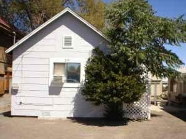 $450 Studio Cottage Close to EVERYTHING Central Reno