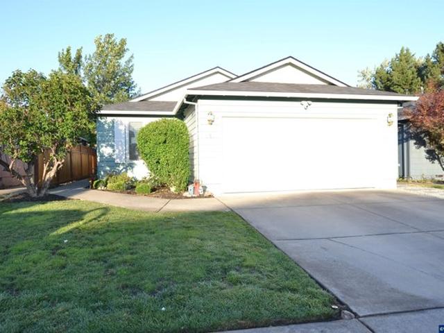 450 St Clair Way, Eagle Point, OR 97524