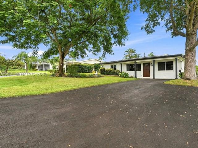 450 SW 1st St, Boca Raton, FL 33432