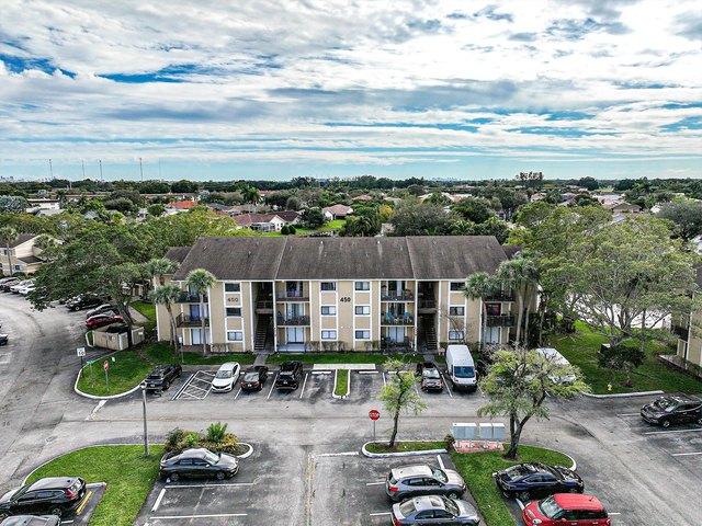 450 Palm Cir W Apt 106, Pembroke Pines, FL 33025